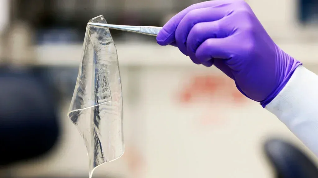 New light-activated injectable gel heals bone faster and safer