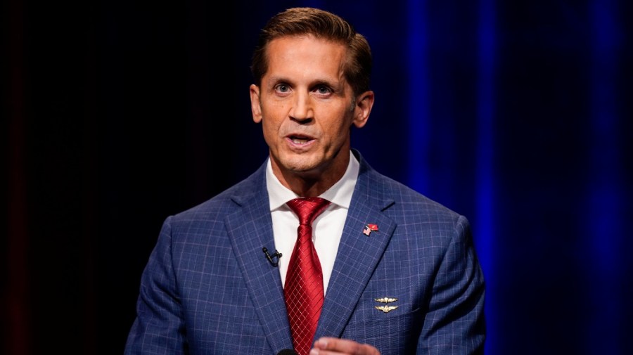 CNN host, GOP lawmaker spar over Trump deportation standoff