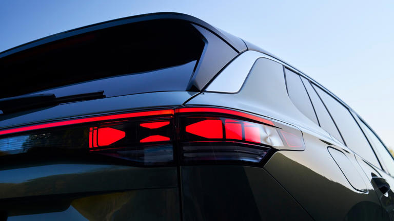 2026 Volkswagen Tiguan SEL R-Line Turbo First Look: Big Power Boost for ...