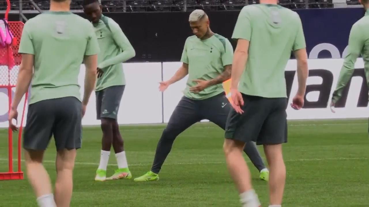 Spurs train in Frankfurt without captain Son