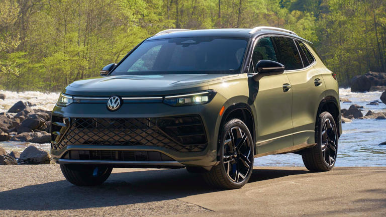 2026 Volkswagen Tiguan SEL R-Line Turbo First Look: Big Power Boost for ...