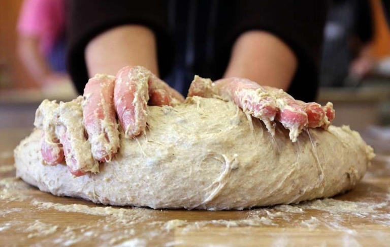 Making Ends Meet: Frugal Living Tips for Struggling Families Now