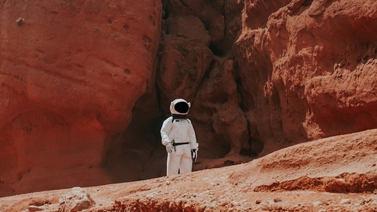 Massive hole on Mars could be ‘portal’ leading to underground world of ...