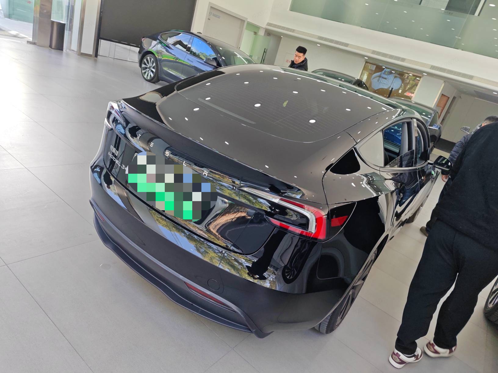 特斯拉 Model 3 2023款 长续航全轮驱动版实拍图