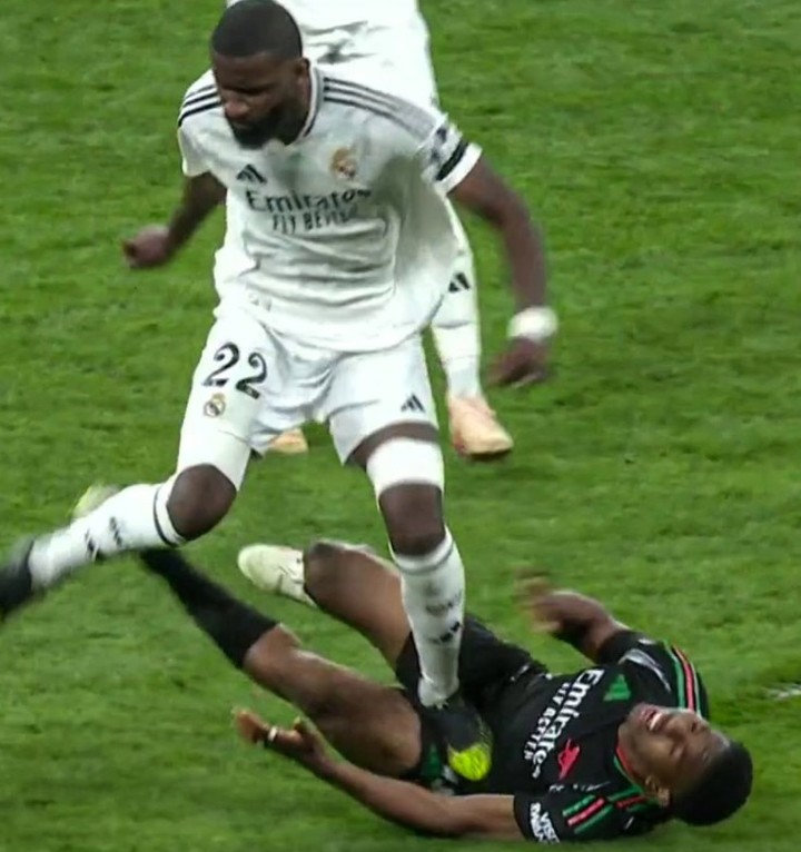 '이걸 어떻게 참아' 아스널 신성, UCL 경기 도중 자신 밟은 뤼디거 SNS에 박제