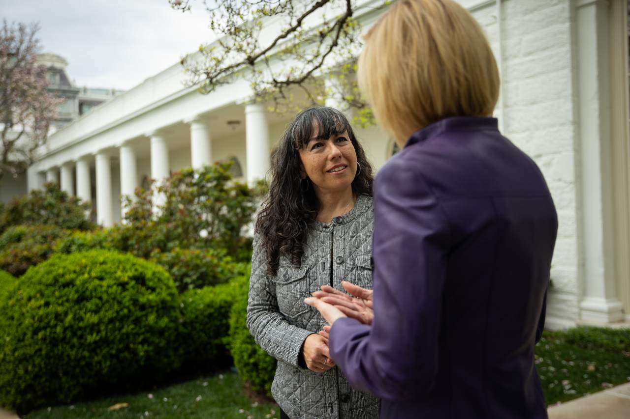 A Televangelist Finds Herself at Home in Trump’s White House