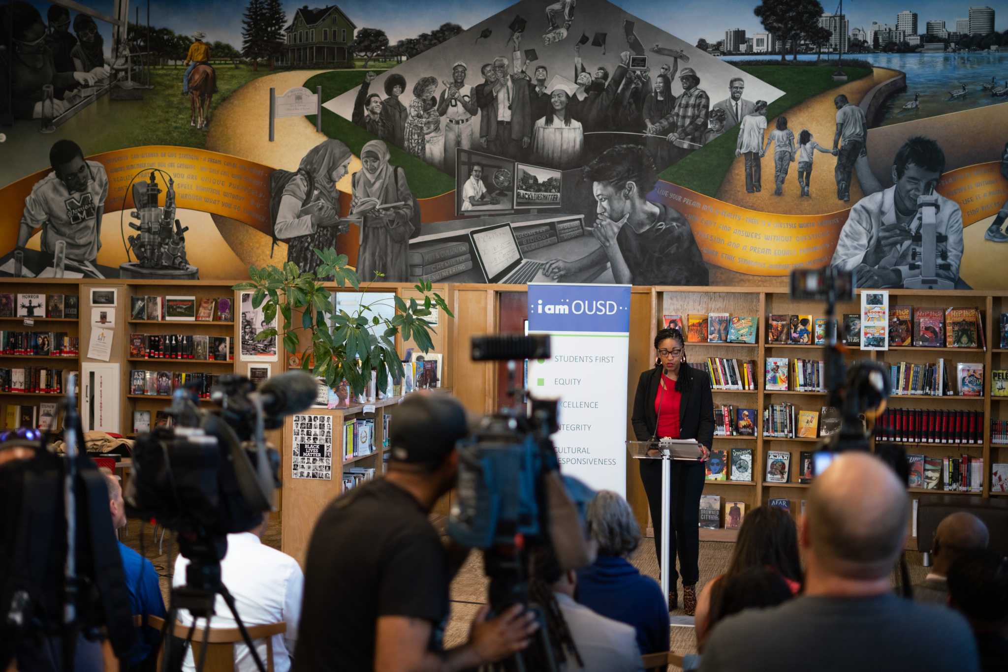 Oakland teachers union calls on members to authorize strike