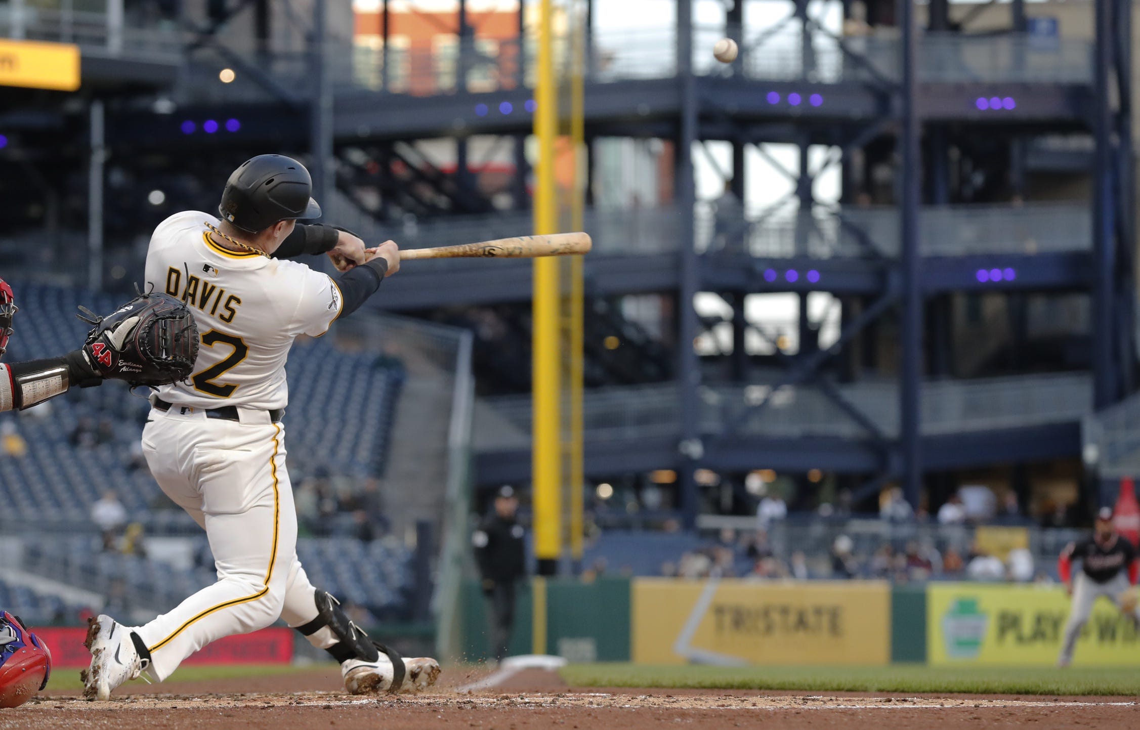 Grand slam from Cruz, Davis HR, Falter stars in Bucs win