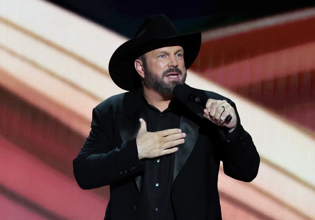 Garth Brooks breaks his silence after songwriter Larry Bastian’s death ...