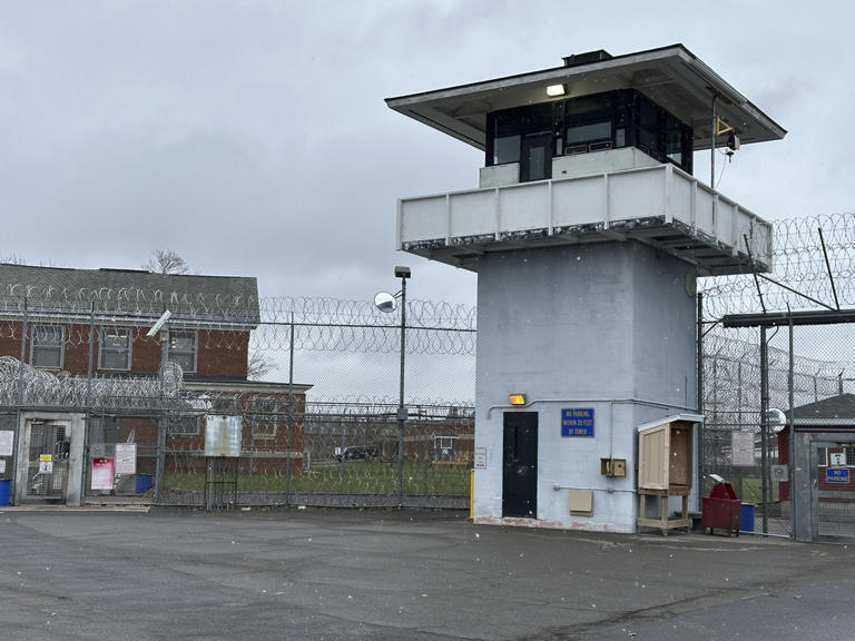 NY prison guards beat an inmate to death then tried to cover it up ...