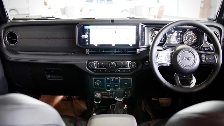 Spesifikasi Jeep Wrangler Rubicon 4-Door yang Baru Rilis Di Indonesia