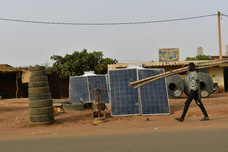 Solar boom counters power shortages in Niger