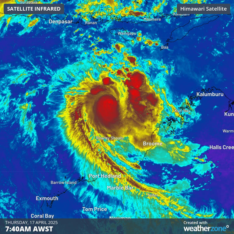 Severe Tropical Cyclone Errol to weaken before landfall
