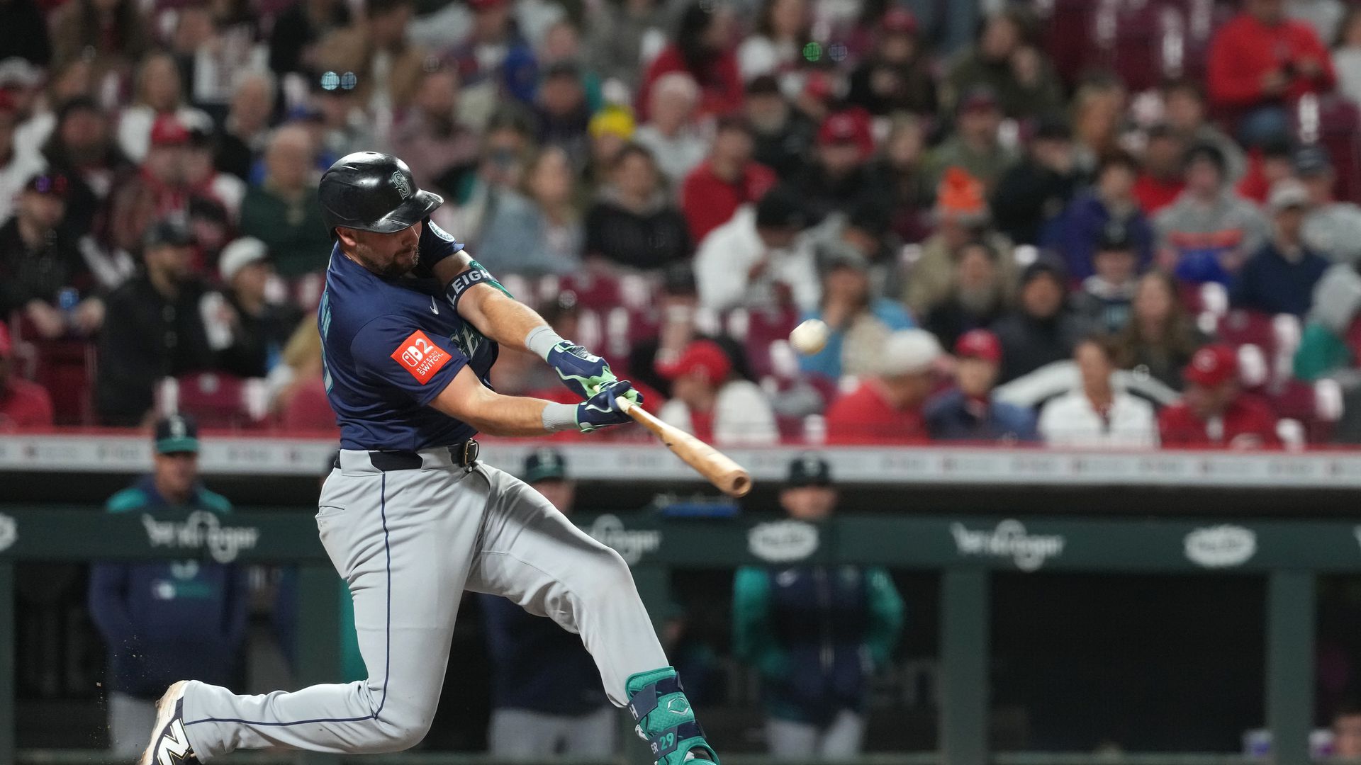 Mariners do all the small things right, earn first road win of 2025