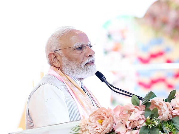 Modi wife yashodaben మోదీ భార్యతో ఎందుకు కలిసి ఉండరు? దాని వెనక ఉన్న ...