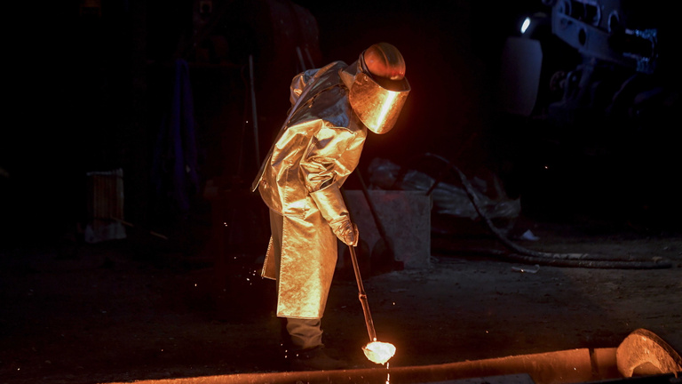 Több ezer embert küldhet el a Dunaferr