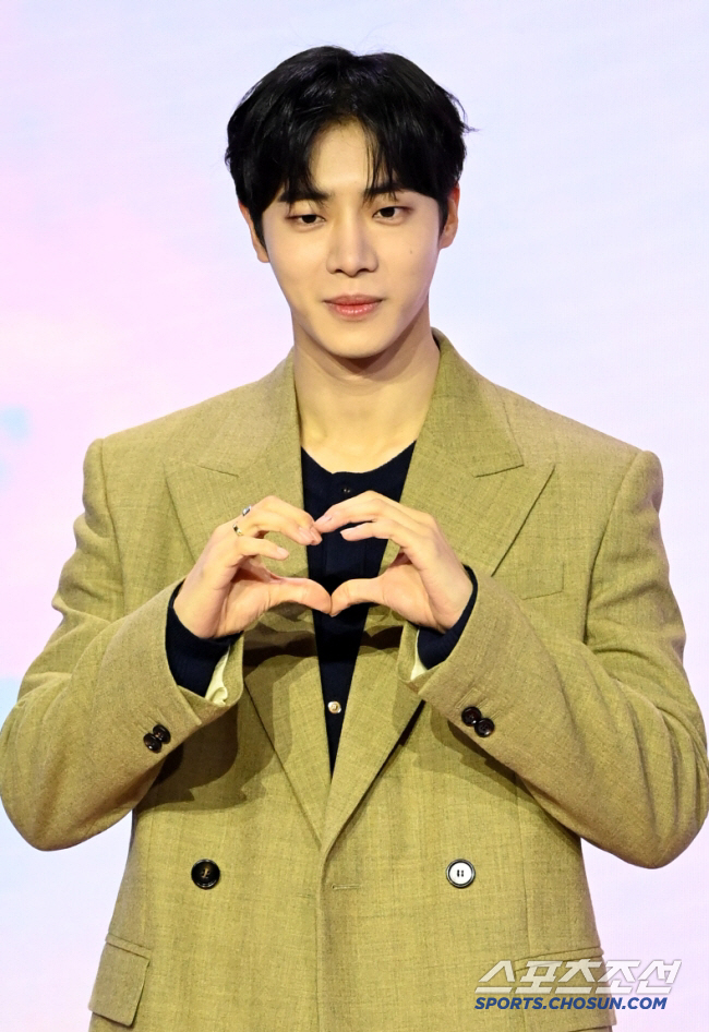 It's hot. Choo Young-woo has chosen the lead role in the remake of ...