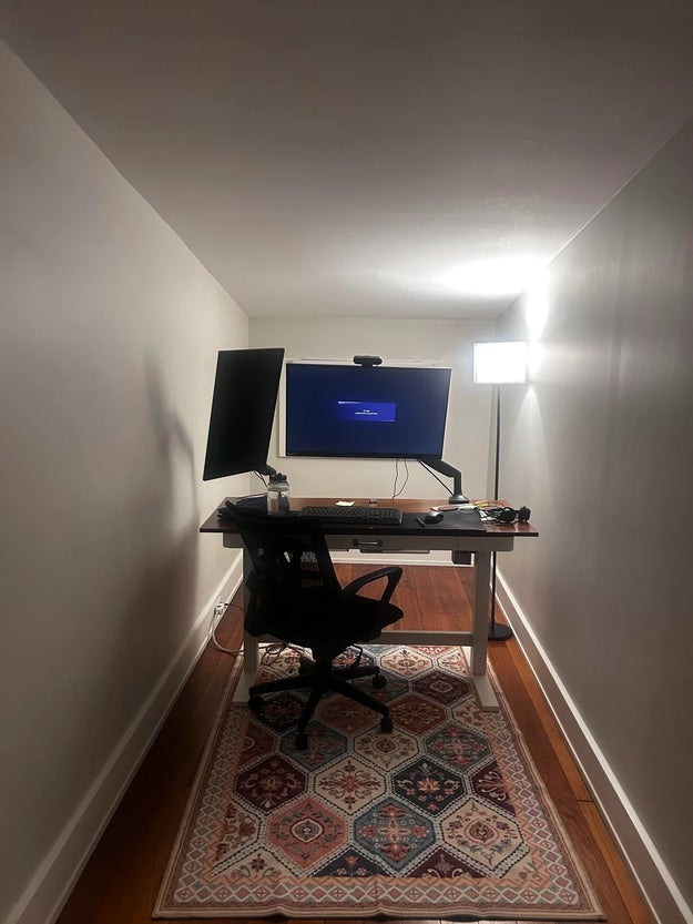 A Man On Reddit Asked For Advice On Where To Put His Desk, But The ...