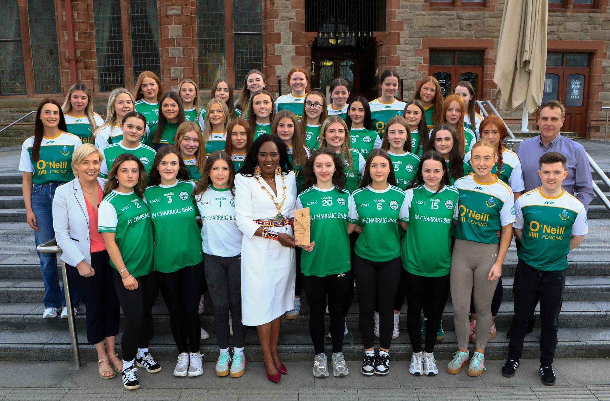 PHOTOS: Mayor hosts successful Craigbane and Clann na nGael teams