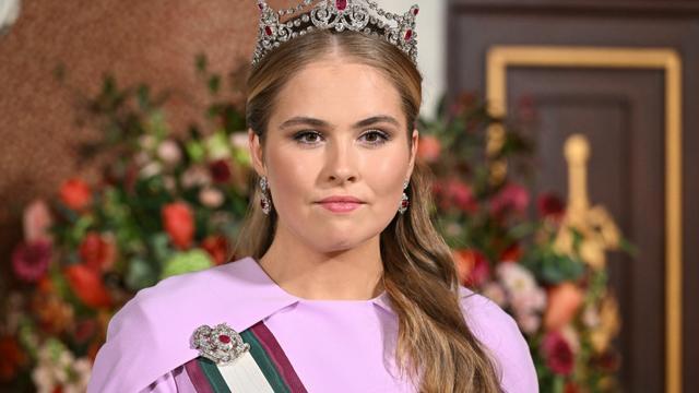 El especial significado de la tiara que ha lucido Amalia de Holanda en ...
