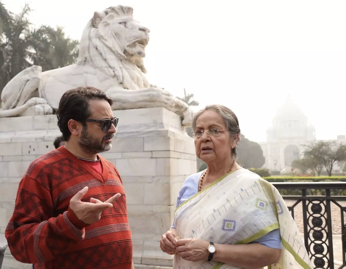 Raakhee Gulzar charms Kolkata with a nostalgic melody at Victoria Memorial