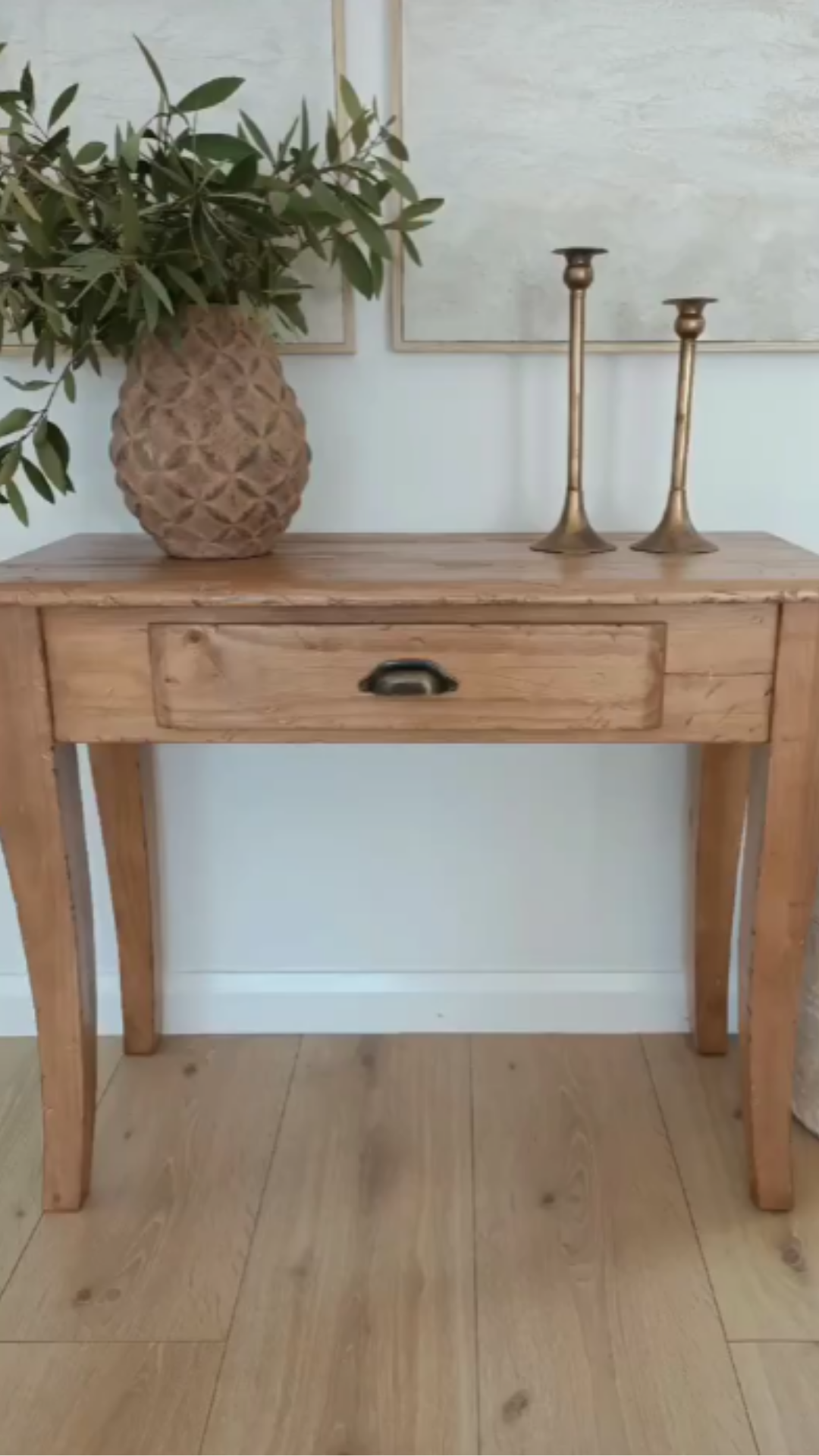 Rustic Charm: Distressed Console Table for That Perfect Rustic Vibe!