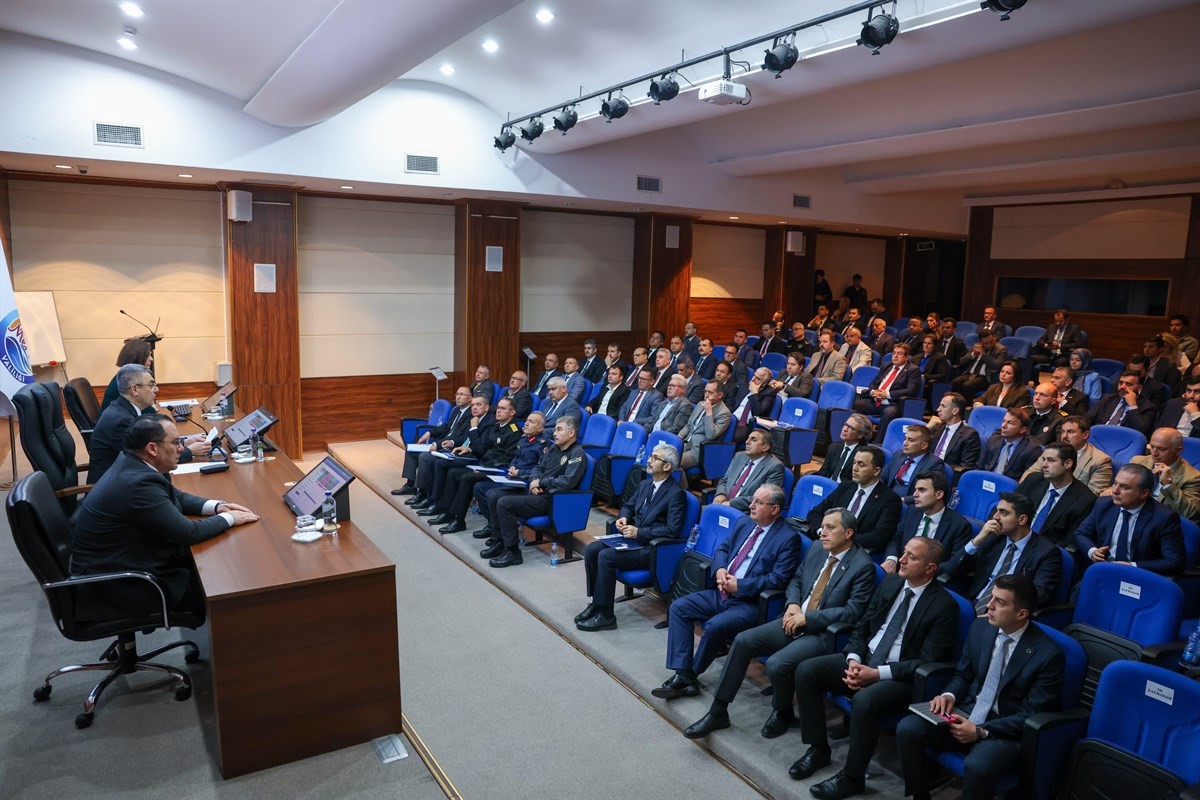 Vali Toros: "Mersinimize değer katacak projeleri hayata geçireceğiz"