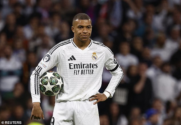 Thibaut Courtois aims subtle dig at Kylian Mbappe as he names surprise ...