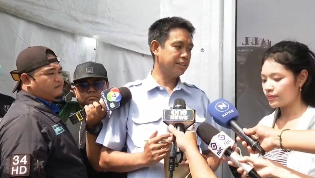 กทม.เร่งจัดการ ‘บ่อขยะ’ ซากตึกถล่ม ตัดวงจรโรค-แมลงวัน ปกป้องทีมอาสาฯแนวหน้า