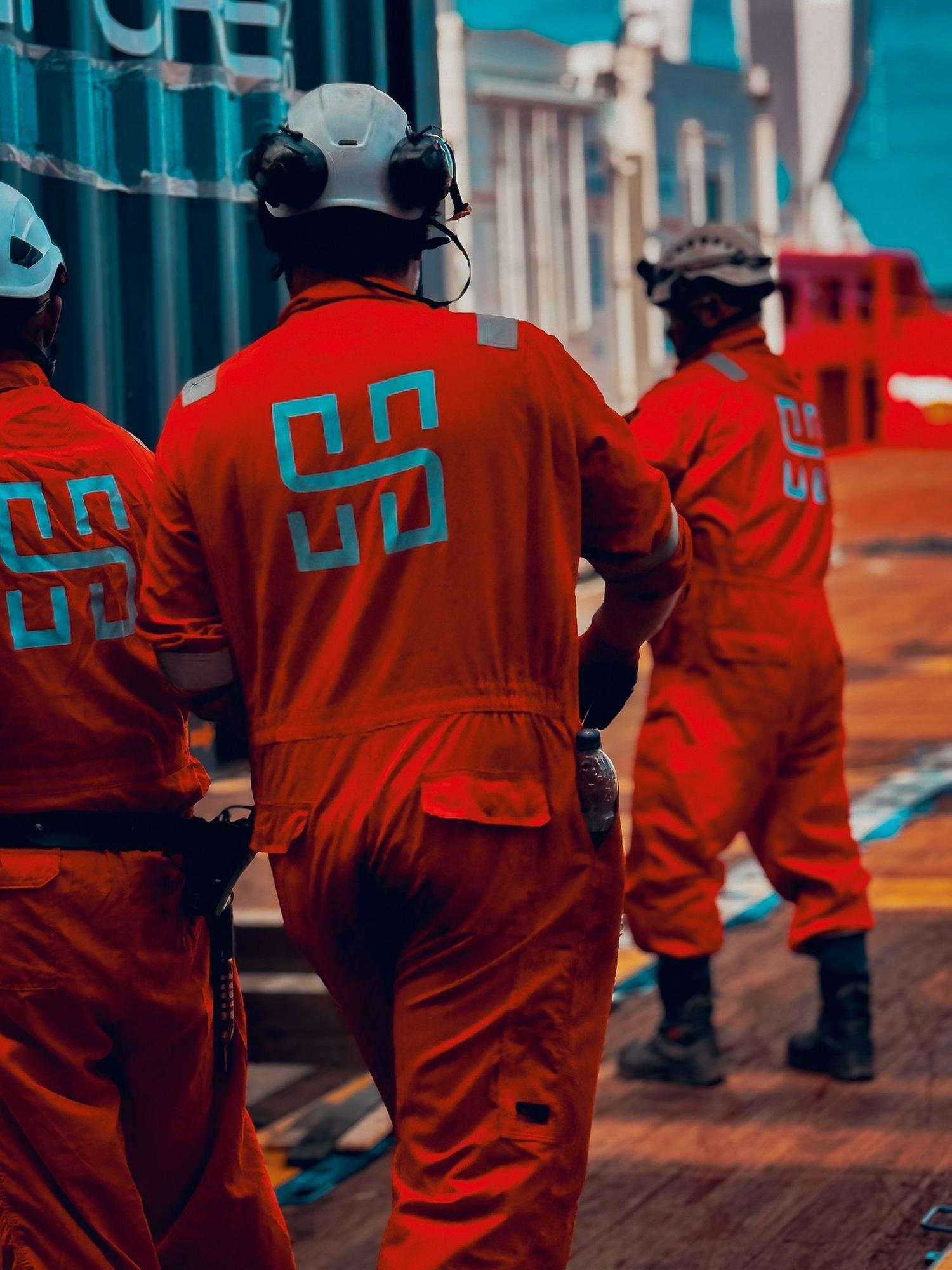 Harlyn successfully mobilises JD assister with T3200 trencher for ...