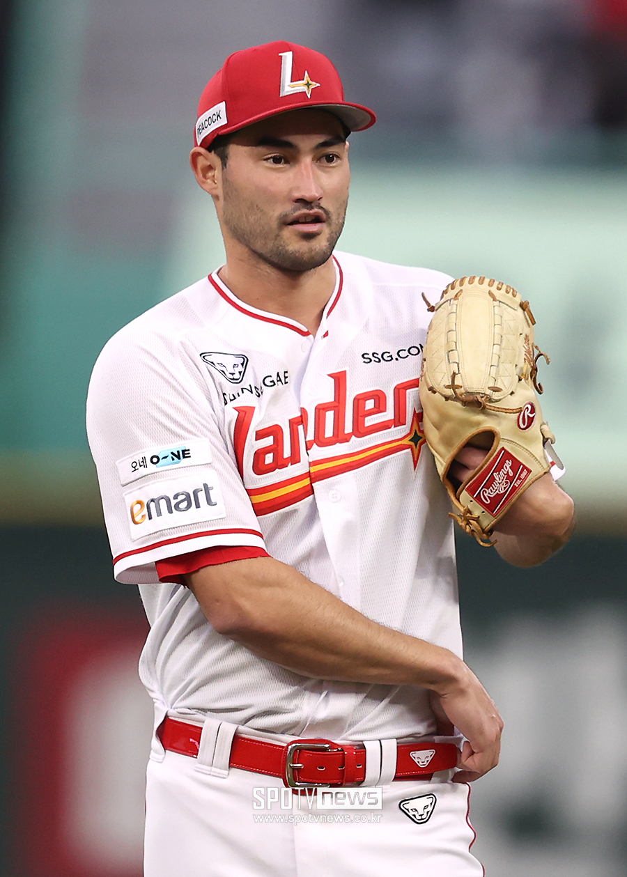 [포토S] SSG 투수 화이트, 박찬호 똑 닮은 얼굴