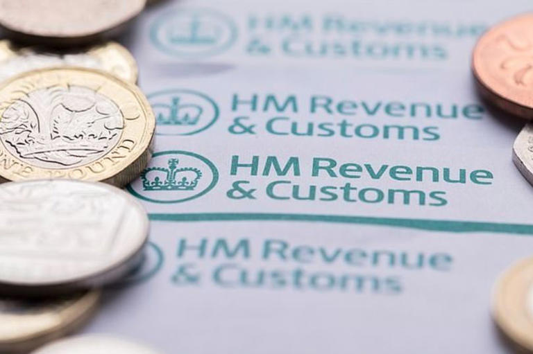 HMRC announces £1,200 bonus will be paid into 550,000 bank accounts