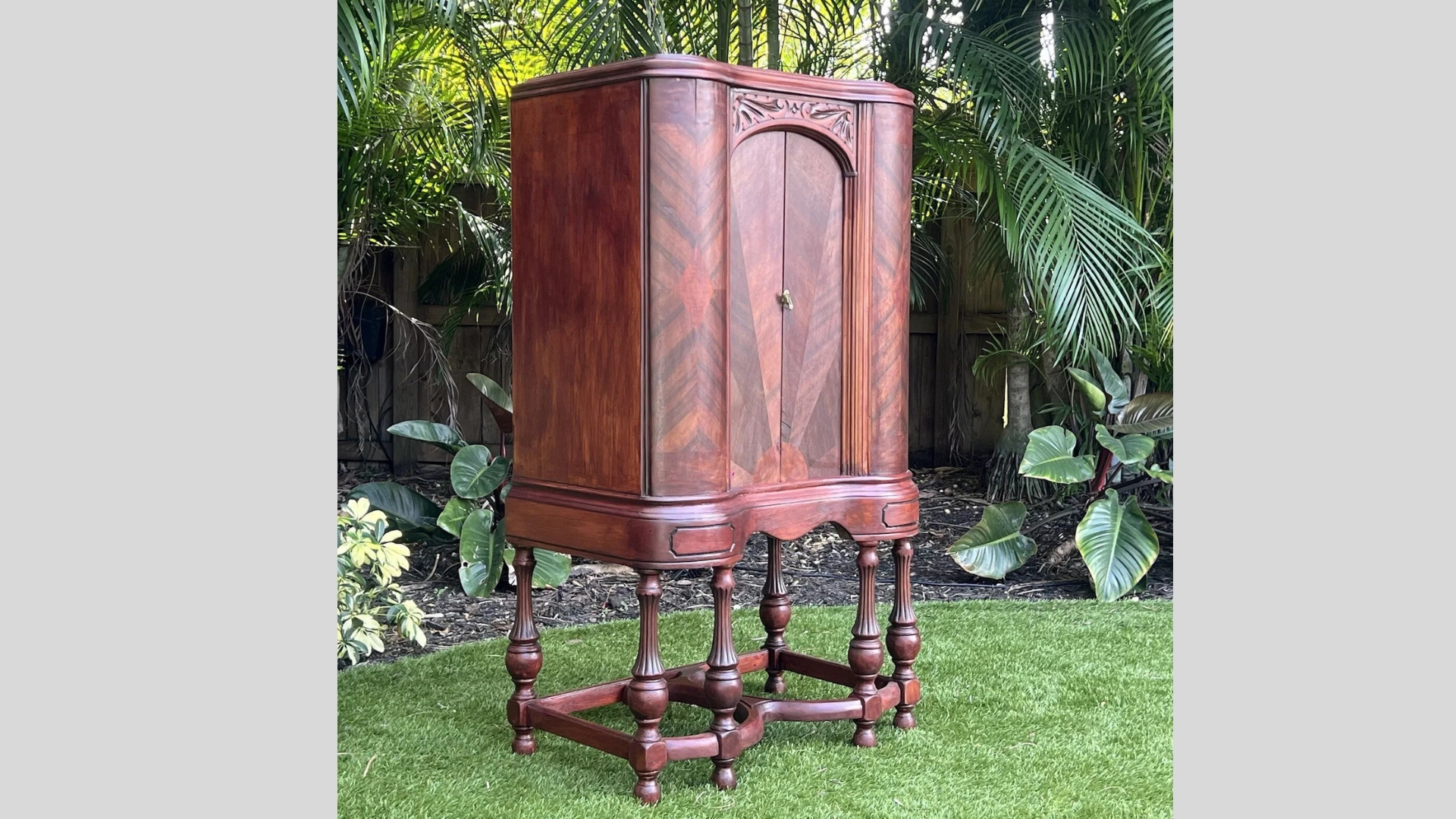 10 Bedroom Items From the Past That Are Surprisingly Valuable to Collectors