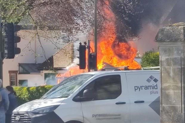 Dramatic photos show garden shed on fire in Oxfordshire town
