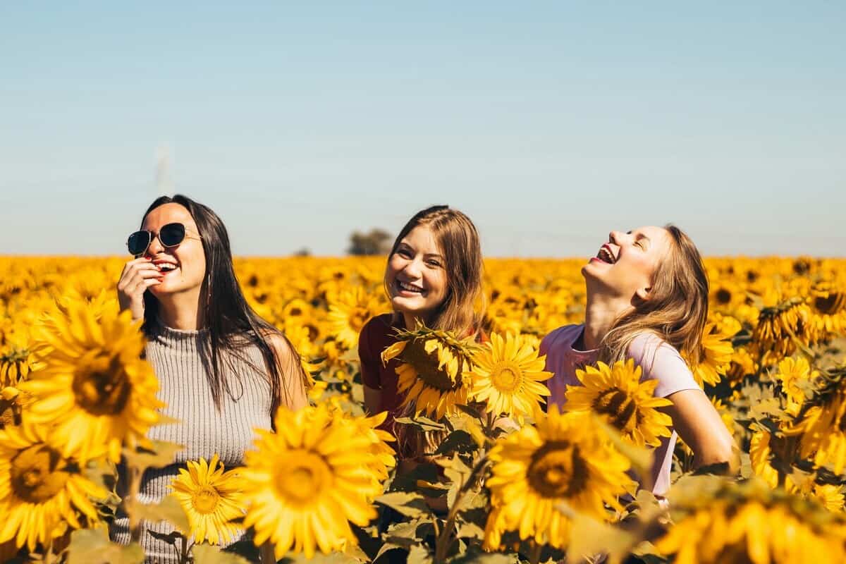 5 zodiac signs who make the best friends