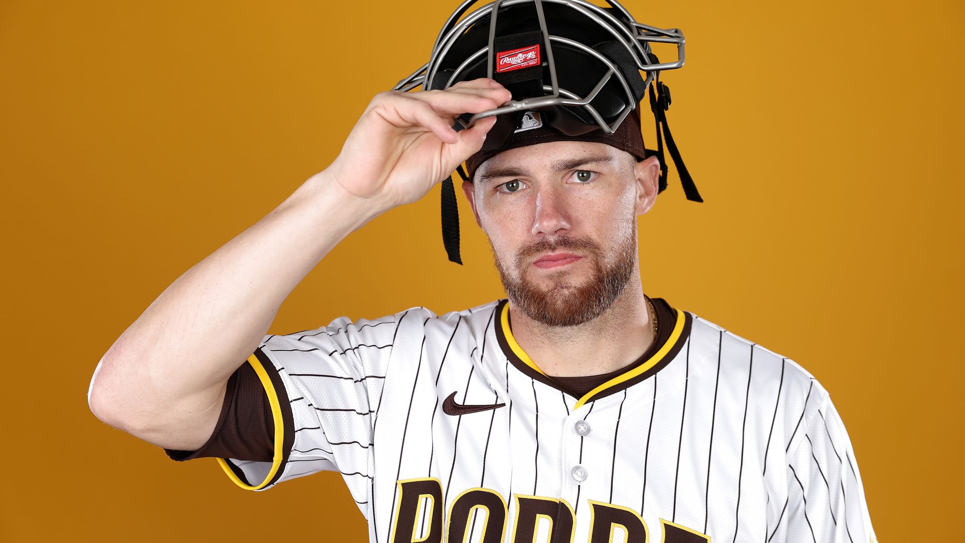 Pirates trade for catching depth