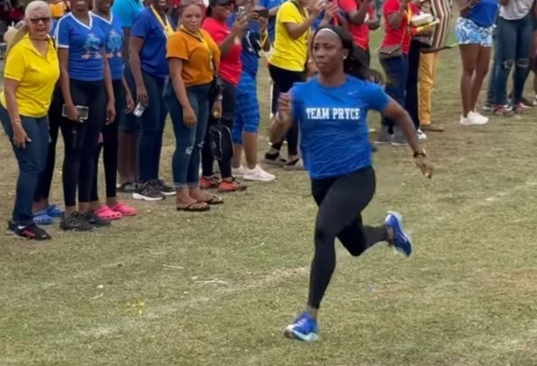 One of the fastest women alive absolutely ruins other parents at son's ...