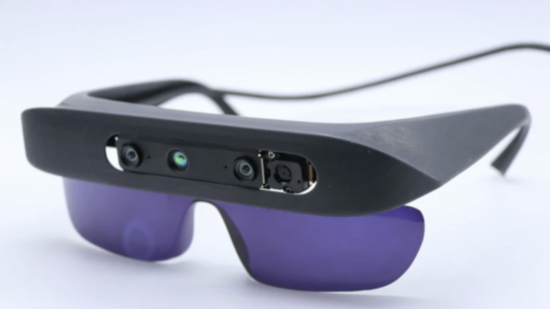 Breakthrough: China unveils AI eyes for the blind to move independently ...