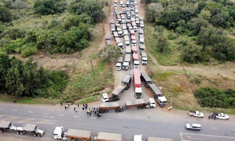 Around 22 000 expected to cross through the Lebombo border this Easter ...