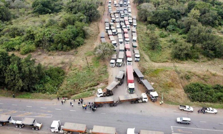 Around 22 000 expected to cross through the Lebombo border this Easter ...