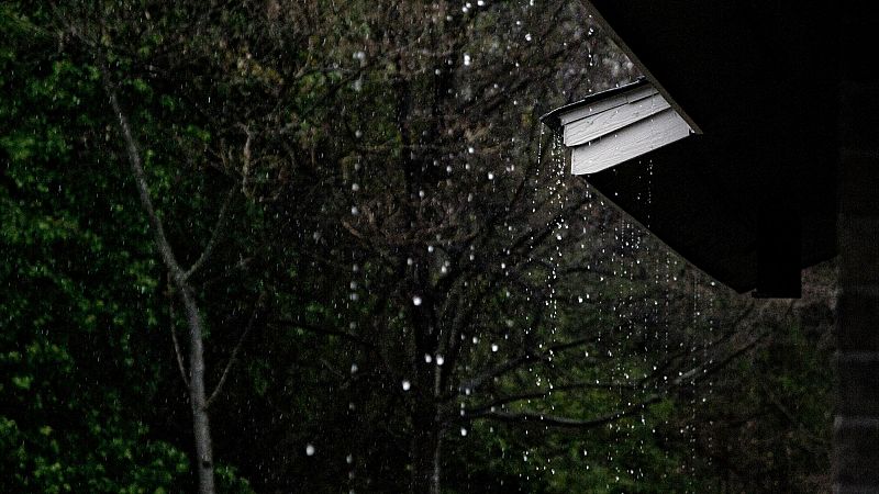 Clean energy from rain? Scientists generate electricity from falling ...