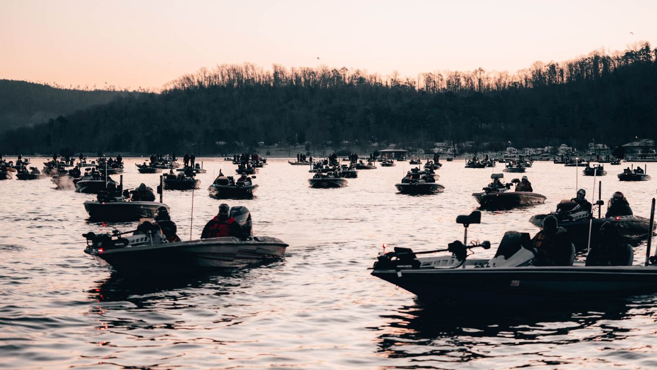 3 killed in boating crash during Major League Fishing event