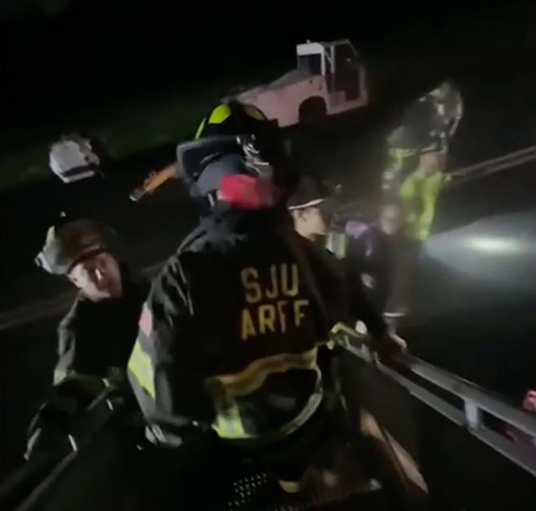 Terrified Frontier Airlines passengers fear ‘the end’ as Puerto Rico ...