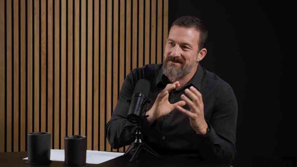 Best Way to Ease Loneliness & Feel Happier