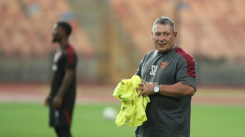 Coaching styles collide: Tactically aware Steve Barker versus data ...