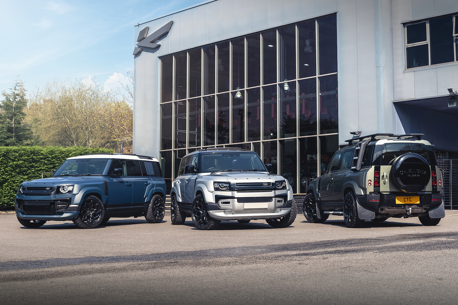 Defender Wide Body Chelsea Truck Co. – Design by Kahn® [Photo Gallery]
