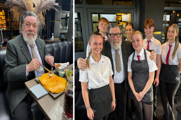 Comedy legend Ricky Tomlinson spotted enjoying parmo in Ingleby Barwick