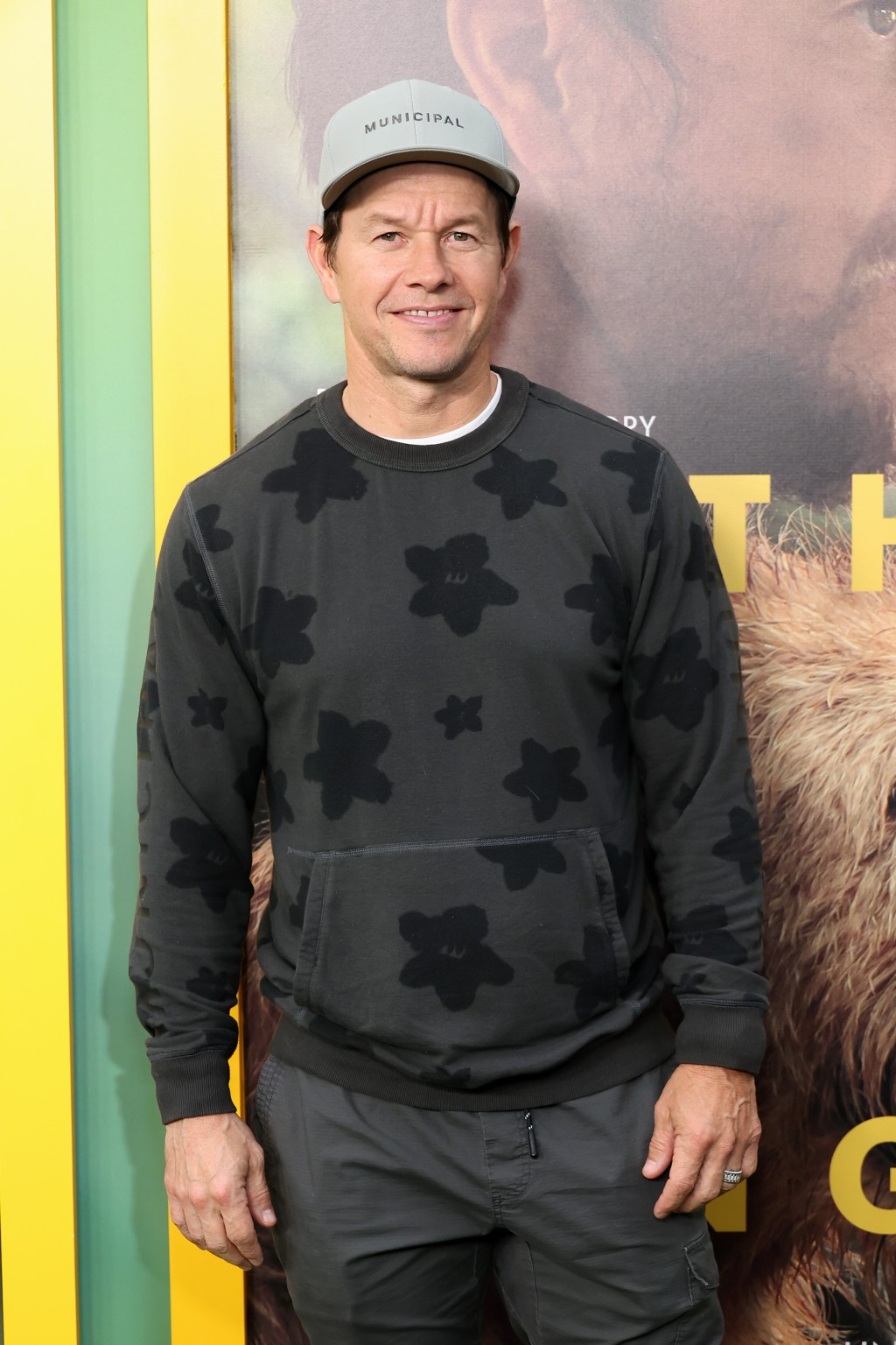 Mark Wahlberg looks nearly unrecognizable as a mob hitman filming new ...