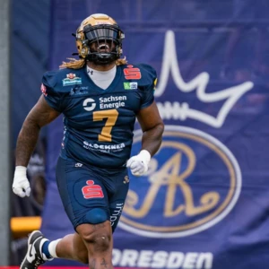 Fehérvár Enthroners sign American defensive lineman Michael Badejo