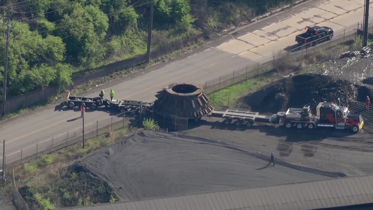 Massive superload heading out in Allegheny County to Ohio destination